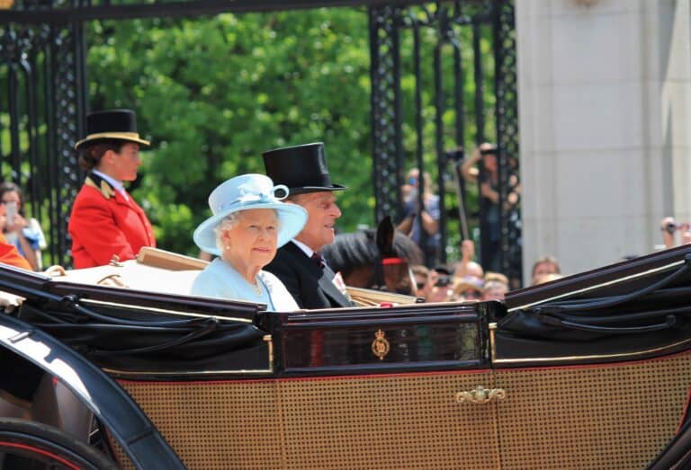 Does Queen Elizabeth II Play The Piano?
